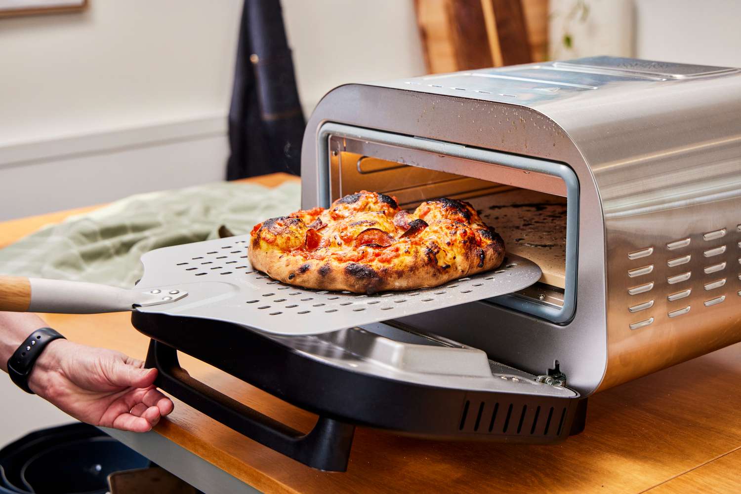 Essential Accessories for Your Home Pizza Oven Setup