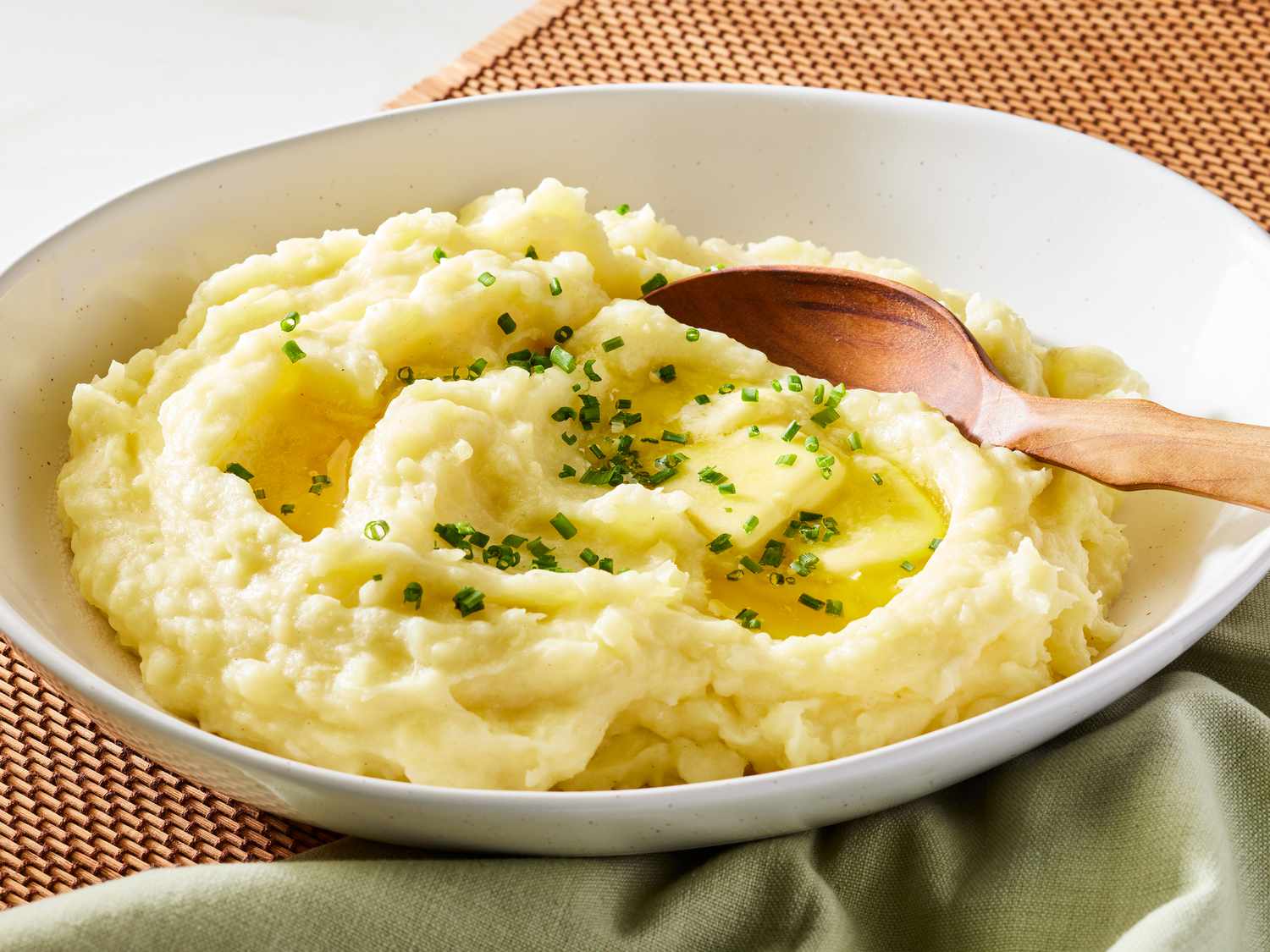 Spice Up Thanksgiving With These 5 Inventive Mashed Potato Recipes